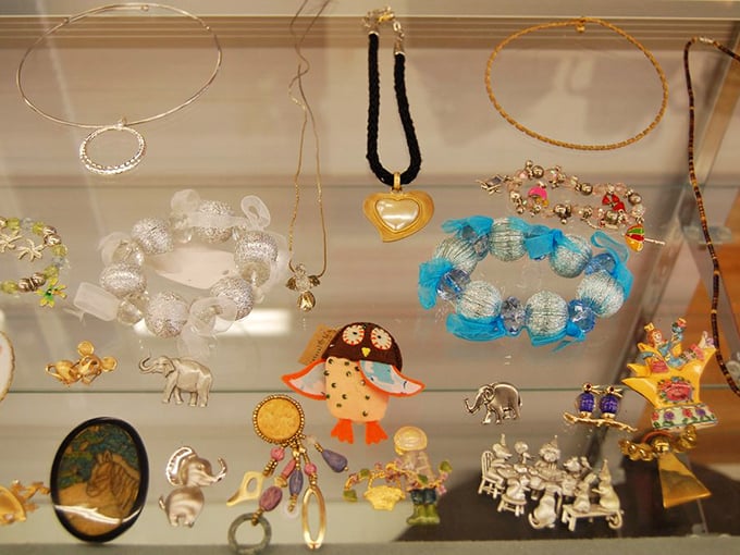 Treasure hunters, rejoice! This jewelry case is where forgotten accessories get their chance to shine again.