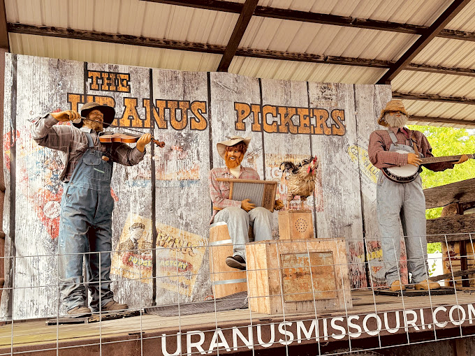 The "Uranus Pickers" animatronic band might not win any Grammys, but they'll definitely earn a spot in your vacation slideshow highlights.