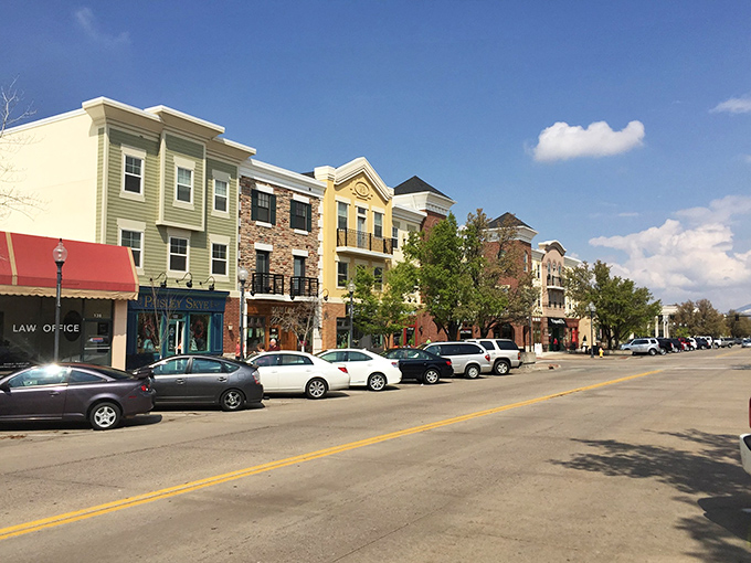 Colorful storefronts and sensible living &ndash; Bountiful's downtown offers small-town charm without emptying your wallet.