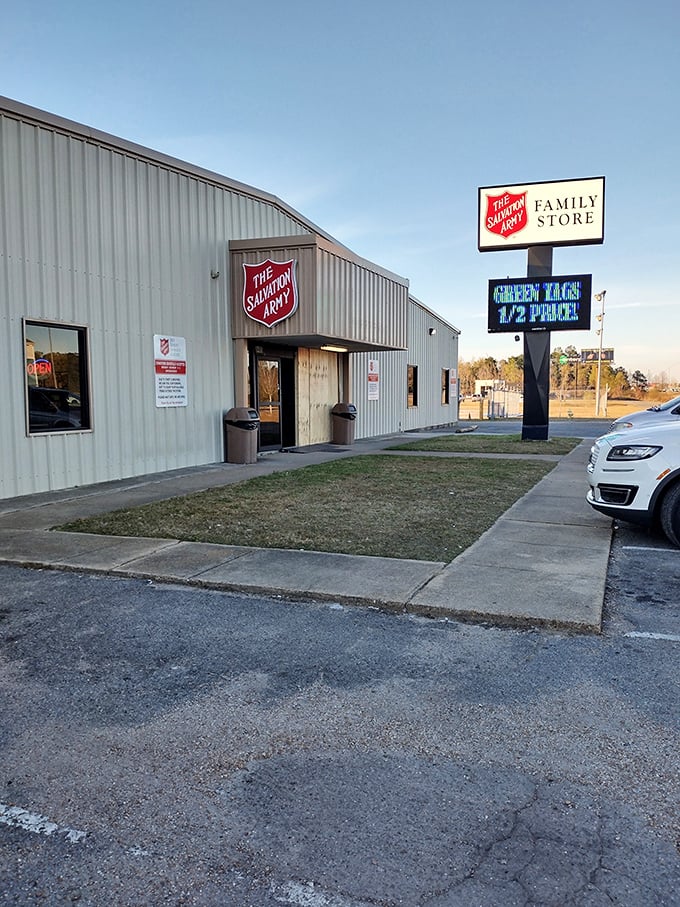 Salvation Army (Gulfport): "The iconic red shield welcomes bargain hunters and do-gooders alike. Community support never looked so inviting!"