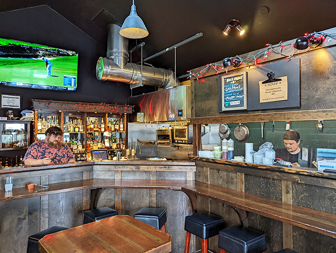 The bar area &ndash; where Oregon craft beers find their soulmate in slow-smoked meats. 
