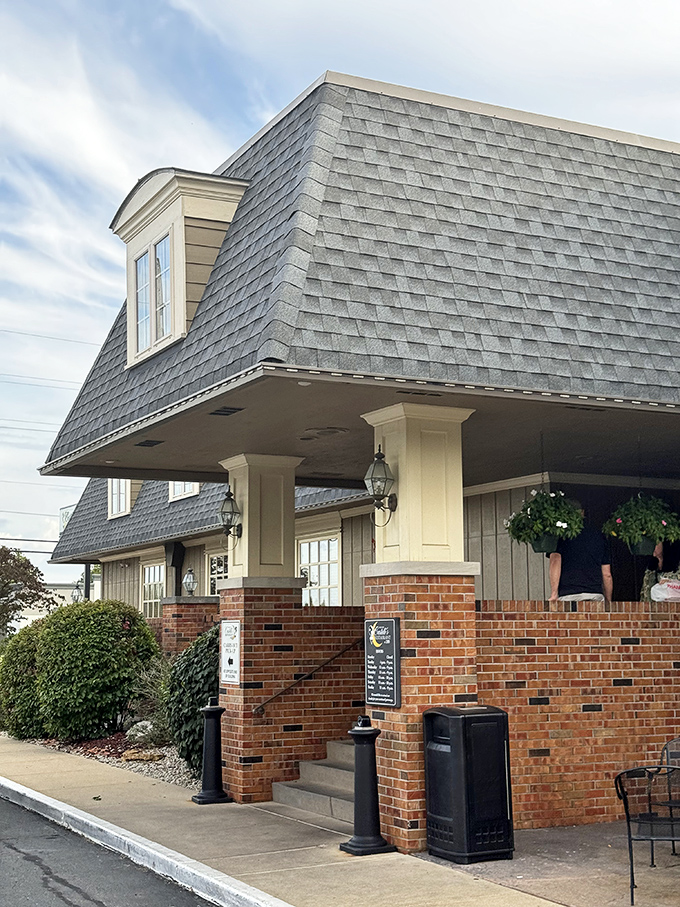 Castelli's Restaurant at 255 stands ready to welcome diners with its distinctive mansard roof and brick foundation&mdash;comfort food served with Midwestern generosity.