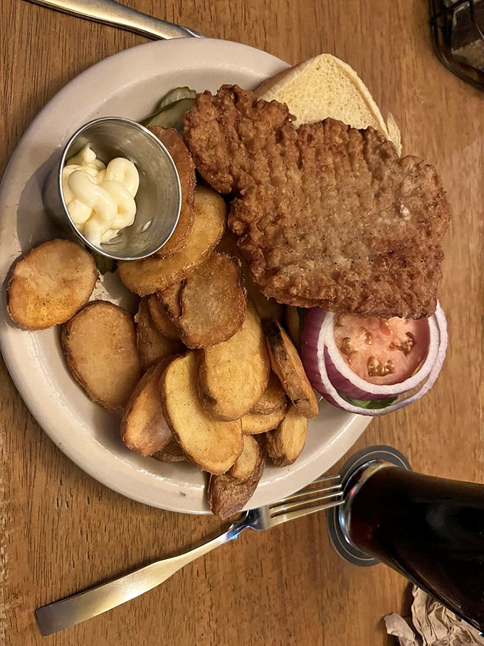A proper Irish pub knows that between bread and meat should be nothing but happy thoughts&mdash;no fancy business, just honest flavors.