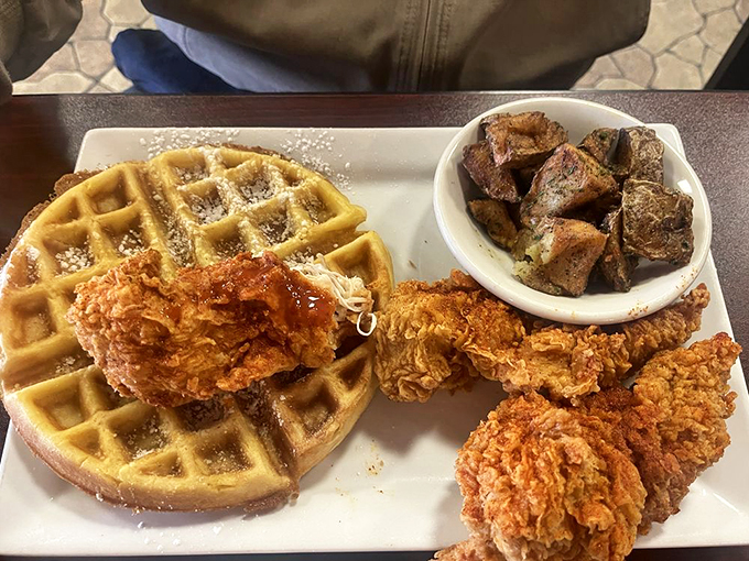 The perfect marriage of sweet and savory. This chicken and waffle duo proves that some relationships are simply meant to be. 