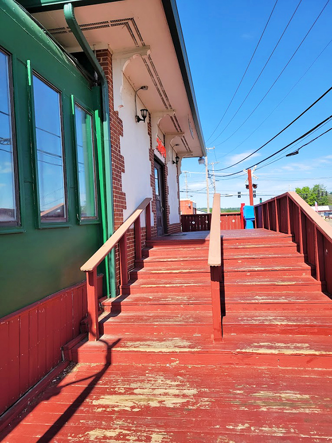 These weathered red steps have carried thousands of hungry patrons toward what might be the best meal in central Arkansas.