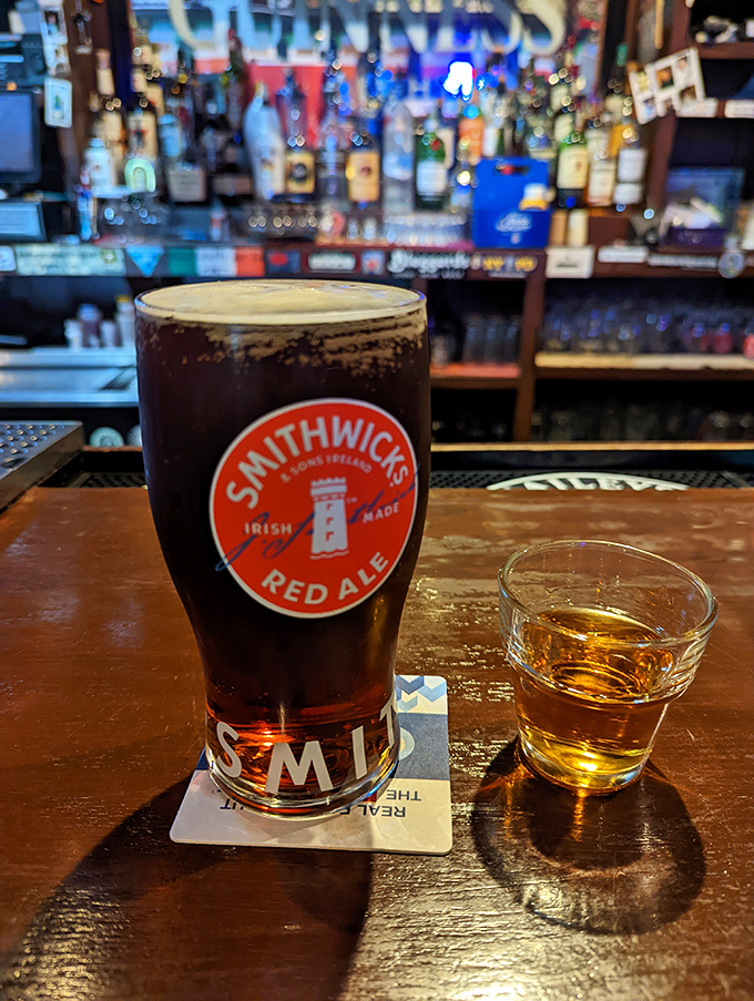 The perfect Irish pairing—a rich red ale alongside a whiskey chaser. Some relationships are just meant to be, like this liquid harmony.