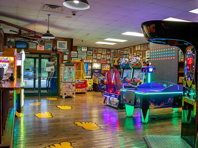 When food coma threatens, Lambert's arcade offers salvation. Nothing says "American dining experience" like Pac-Man between your main course and dessert.