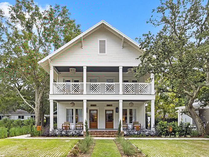 Tree-lined streets make every drive through residential Ocean Springs feel like you're starring in your own charming Southern film.