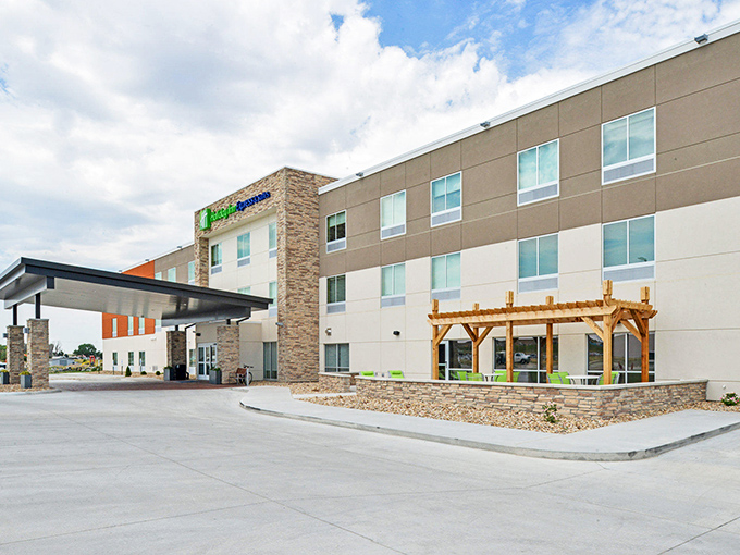 Modern comfort meets Western hospitality at Chadron's Holiday Inn Express. After a day of adventure, those pillows are calling your name.