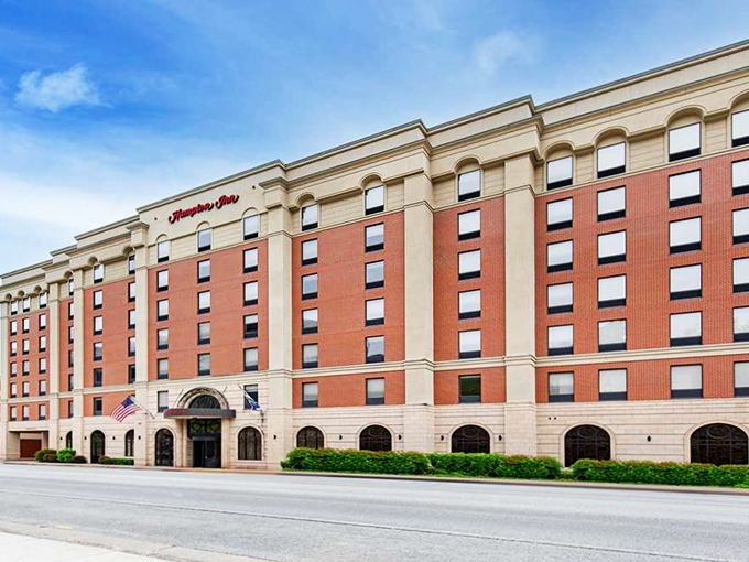 The Hampton Inn brings big-city accommodations to small-town Kentucky, proving you don't need to sacrifice comfort for mountain authenticity.