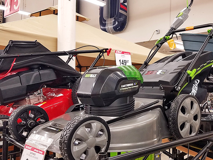 Lawn care made easy with these sleek mowers. Your neighbors will think you hired professionals when they see your perfectly trimmed grass. 