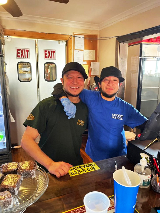 The magicians behind the meat! These smiling faces represent generations of barbecue wisdom, turning humble cuts into transcendent experiences.