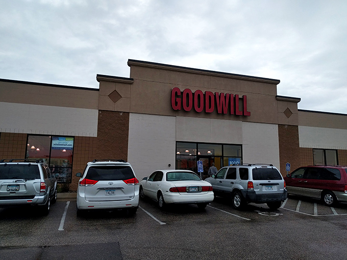 Another day, another Goodwill, another chance to find that perfect something. Rochester's second helping of thrift goodness!