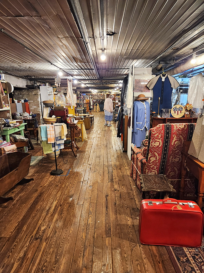 A wooden staircase leads to upper-level treasures, while that vintage traffic light seems to be giving your wallet the green light to proceed.