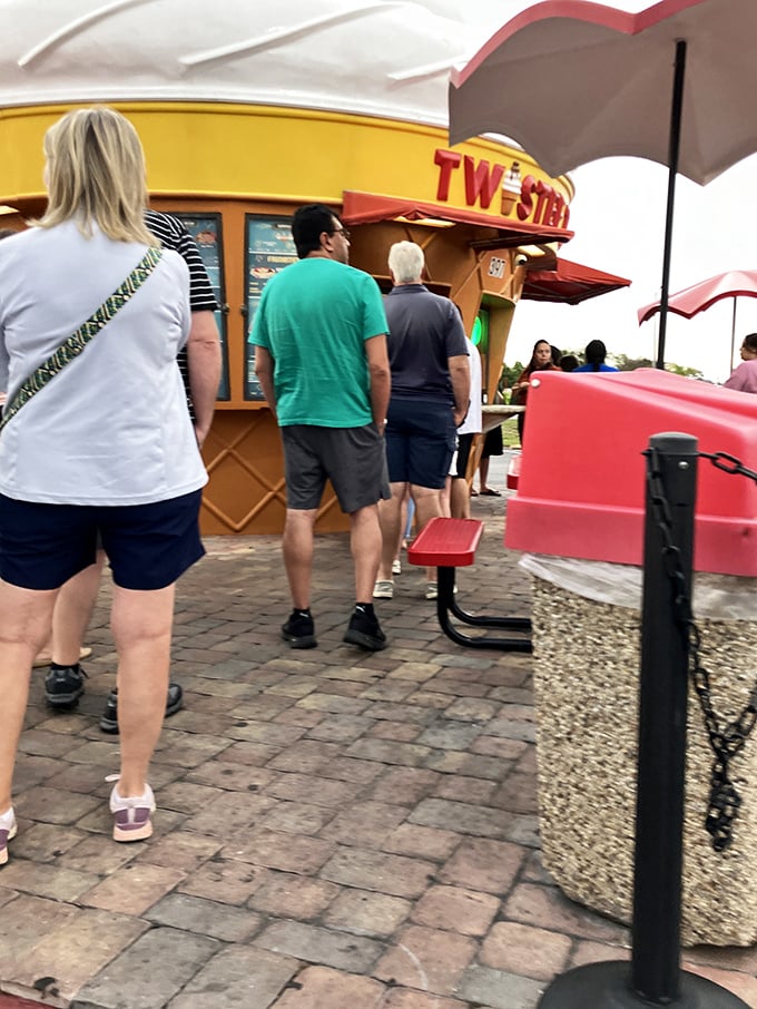 The universal sign of a good ice cream spot: a line of people willing to stand in Florida heat just to cool down with frozen treats.