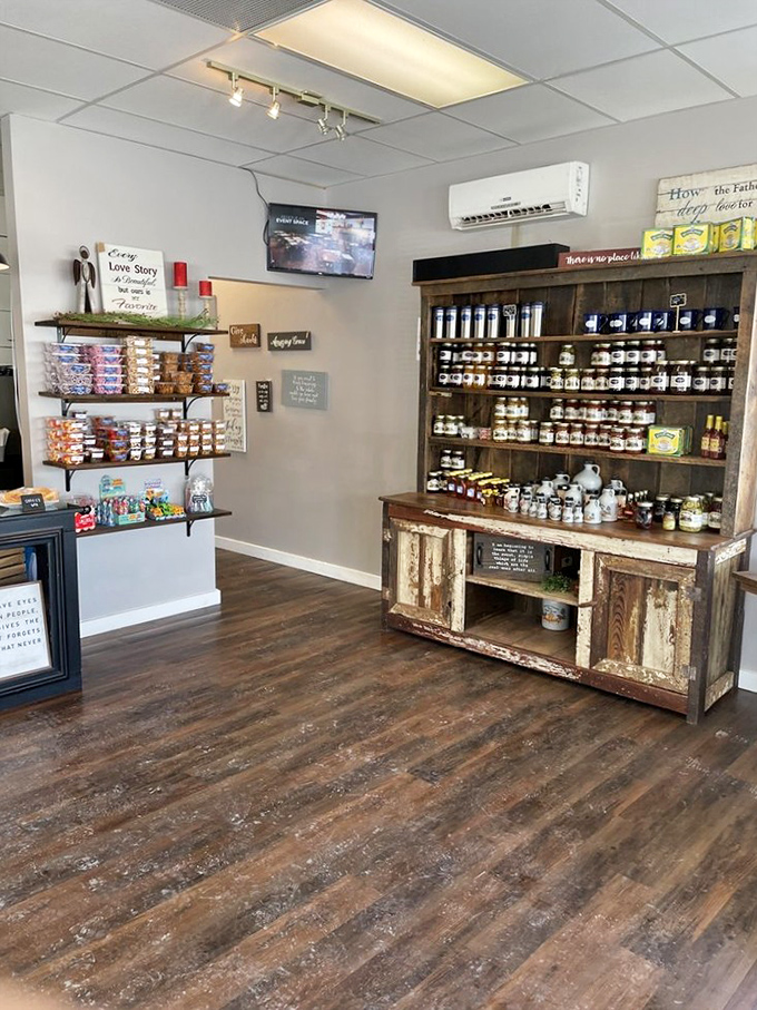 The country store corner offers jams and jellies for those who want to take a taste of mountain magic home.