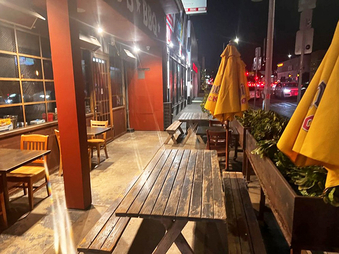 Outdoor tables that whisper, "California nights were made for Texas barbecue." The yellow umbrellas stand ready for those rare LA rainy days.