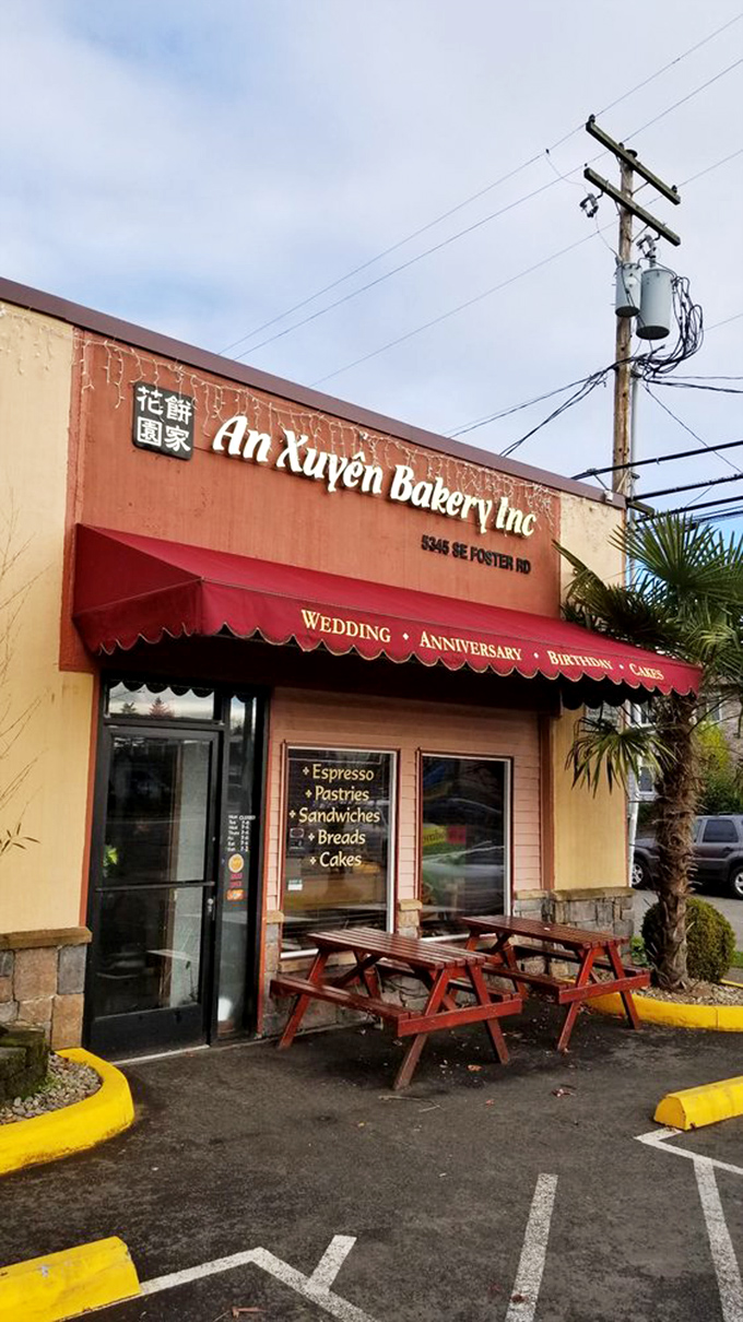 The exterior with its picnic tables invites you to enjoy your banh mi al fresco&mdash;because great sandwiches deserve fresh air and sunshine. 