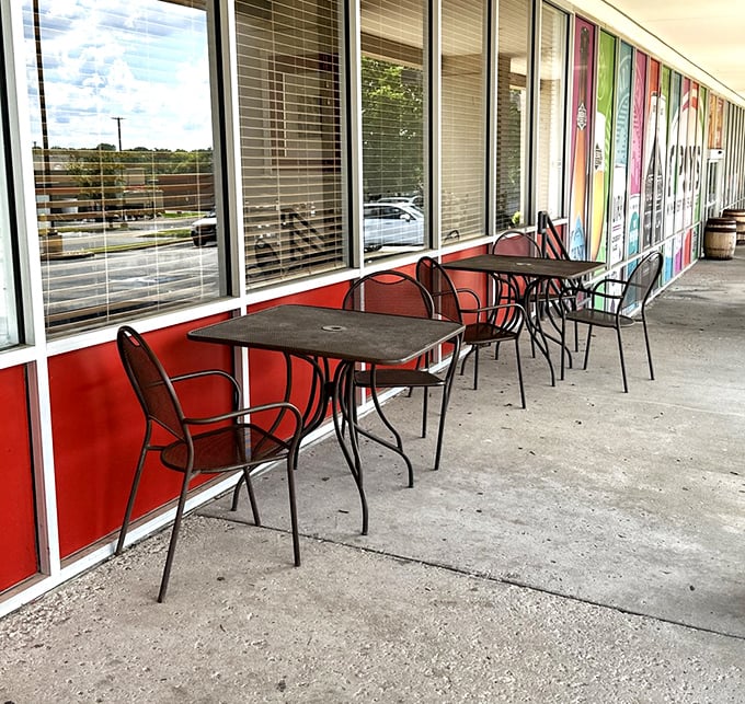 Al fresco dining, Kansas-style. These outdoor tables offer fresh air with your fresh pasta&mdash;a simple pleasure during those perfect Midwestern evenings.