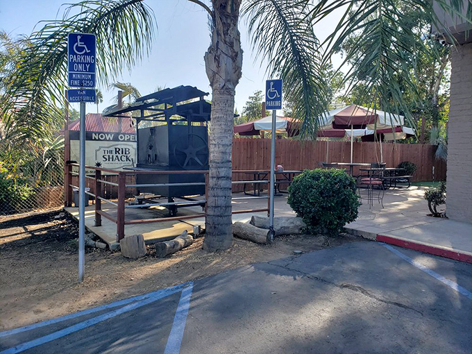 The outdoor setup that signals serious barbecue commitment. Palm trees and smoke &ndash; a California barbecue oasis that's worth seeking out.