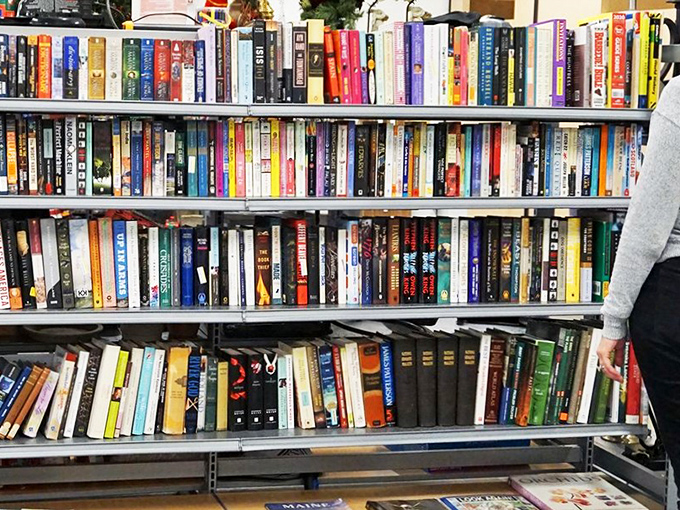 Bibliophiles can lose themselves in these well-organized shelves, where literary treasures and forgotten bestsellers await at prices that make bookstores seem extravagant.
