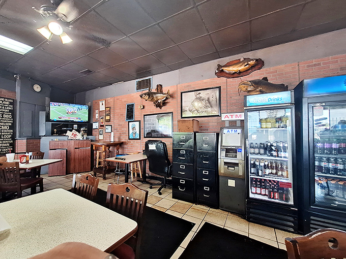 The simple d&eacute;cor&mdash;mounted fish and framed accolades&mdash;speaks to priorities firmly in place: substance over style, flavor over fanciness.