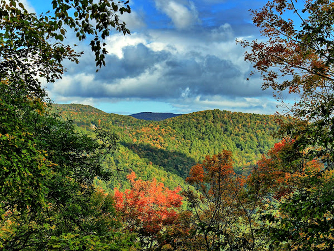 Mother Nature's autumn wardrobe is on full display, showing off color combinations that would make even the most accomplished fashion designer green with envy.