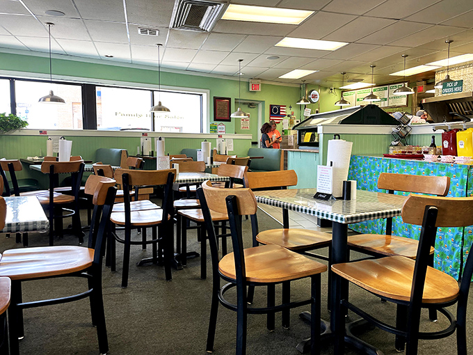 No Edison bulbs or reclaimed wood here &ndash; just honest tables, comfortable chairs, and the promise of satisfaction without pretension.