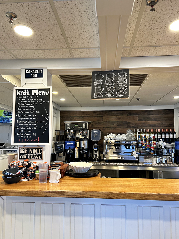 "Be Nice or Leave" &ndash; breakfast philosophy doesn't get more straightforward than this counter's mantra. The coffee equipment stands ready for morning salvation.