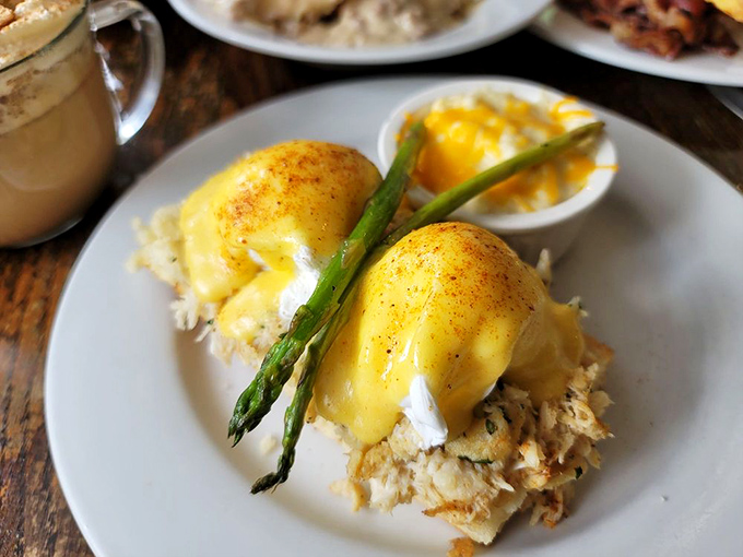 Crab benedict that makes you question why you ever settled for the regular version. Those asparagus spears are standing at attention for good reason.