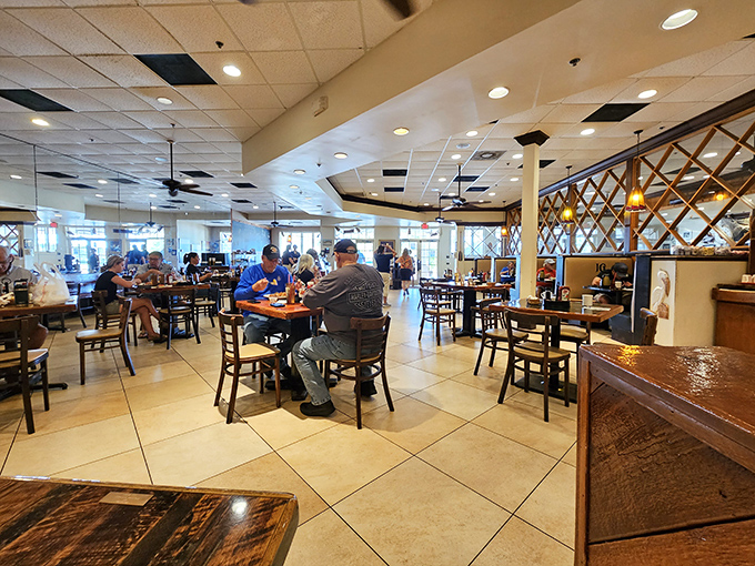 A dining room filled with the happy murmur of satisfied customers&mdash;the soundtrack of a restaurant doing everything right. 
