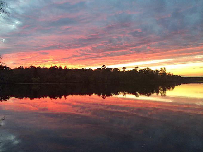 Sunsets at Parvin aren't just daily occurrences&mdash;they're events worthy of front-row seats. Sky theater that outperforms any 4K screen.