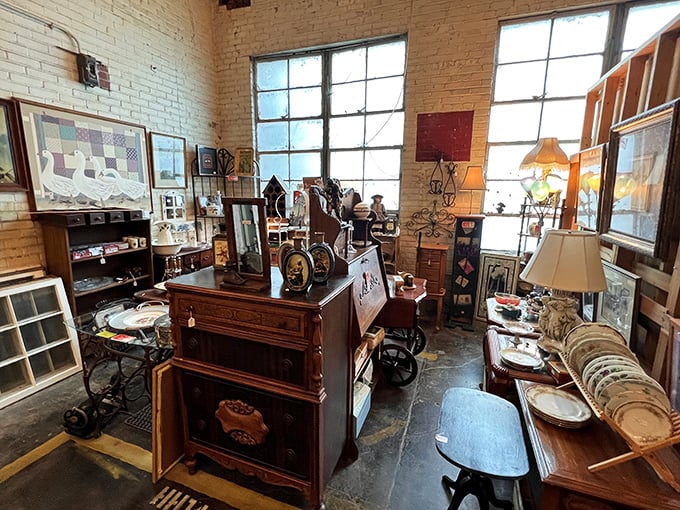 Antique memorabilia transports music lovers to a time when album art was as important as the tracks inside.