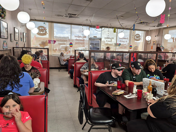 Red booths filled with locals tell you everything you need to know&mdash;this is where Tucson comes for breakfast that feels like home.