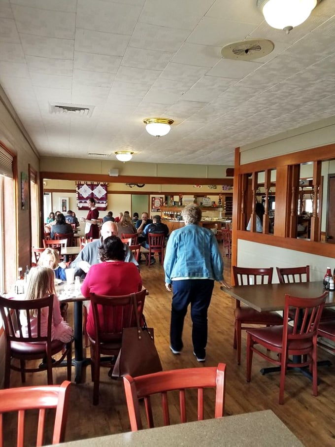 The dining room buzzes with the universal language of satisfied eaters&mdash;forks clinking, heads nodding, and not a cell phone in sight.