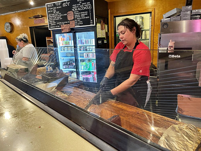 Carnegie Hall wears winter white like a distinguished gentleman in a snow-dusted tuxedo. Some buildings just know how to make every season look good on them.