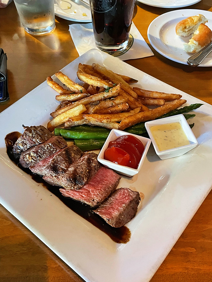 Steak frites presented with the confidence of knowing you'll be dreaming about this meal next Tuesday at your desk.