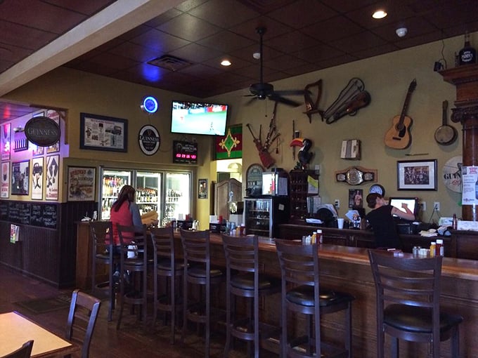 The bar stools wait patiently for the next round of horseshoe enthusiasts, like front-row seats to Springfield's most delicious show.