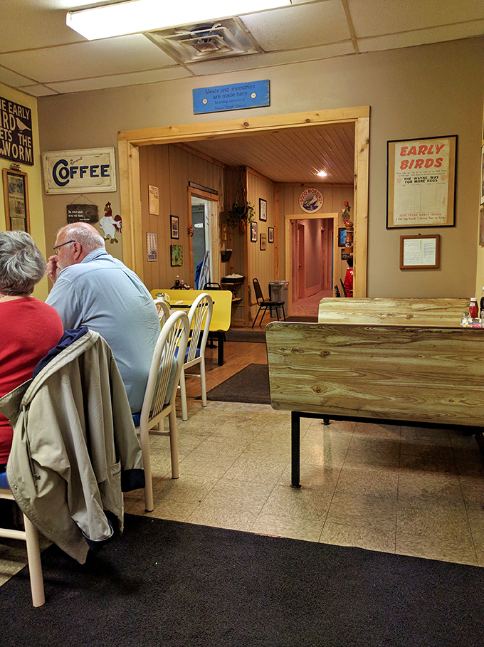 The dining room feels like your favorite aunt's kitchen&mdash;if your aunt could cook breakfast good enough to make strangers become friends over coffee refills.