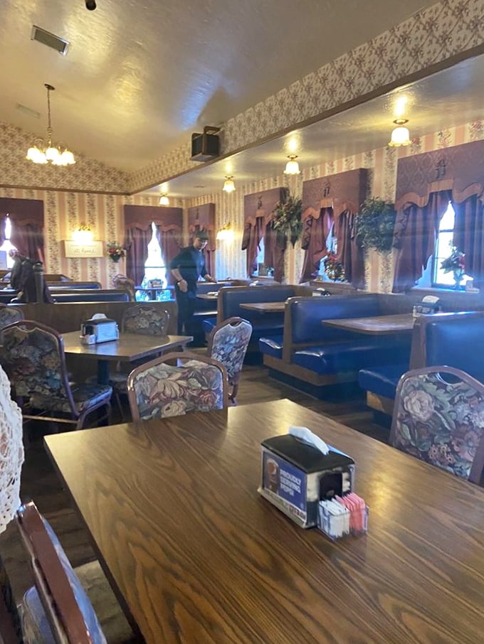 Wooden tables, floral chairs, and enough country charm to make you want to call everyone "honey" by the time you leave.