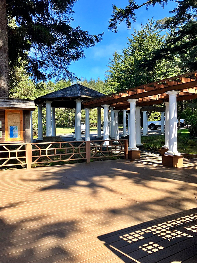 
This elegant pergola and gazebo aren't just park structures&mdash;they're portals to a more genteel era when gardens were outdoor living rooms. 