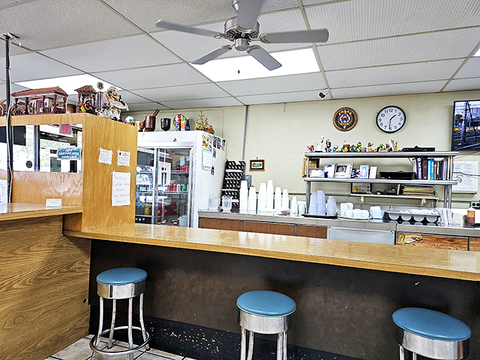 No fancy lighting or designer chairs&mdash;just honest food in an honest space. Sometimes the best restaurants don't need to dress up. 