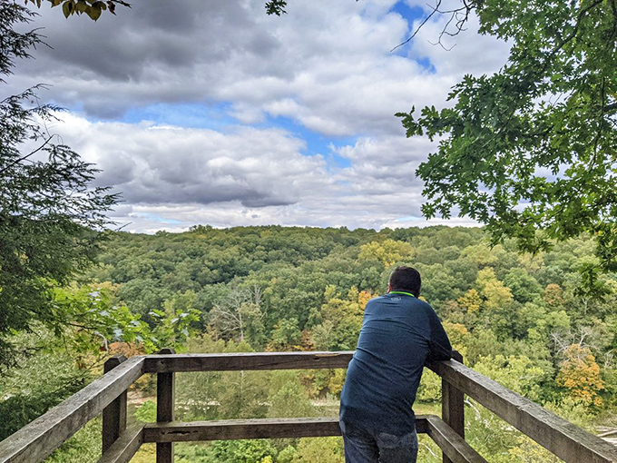 Breathtaking valley views reward those who make the climb. That overlook railing has supported thousands of elbows and countless contemplative moments.