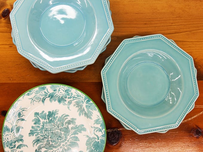 Vintage dishware in soothing aqua tones&mdash;the kind that makes even takeout look like you actually tried.
