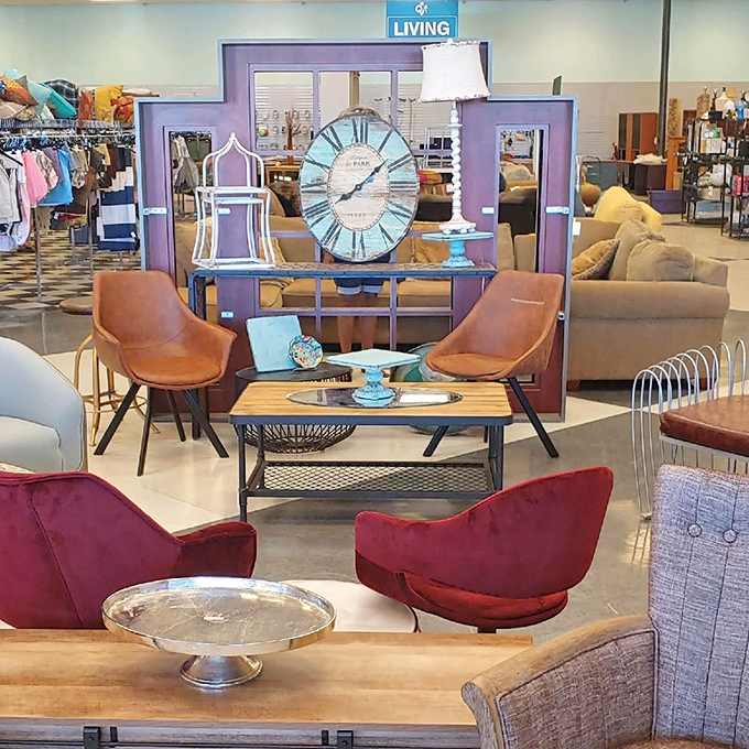 Mid-century meets modern in this carefully curated vignette. That oversized clock doesn't just tell time&mdash;it tells stories of design eras past.