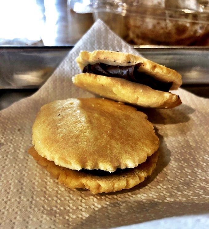 These chocolate-filled shortbread cookies don't need fancy packaging&mdash;they've got the confidence of something that knows it's irresistible. 