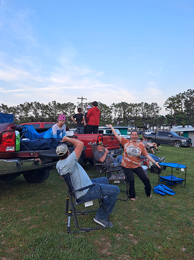 Tailgate movie viewing perfected: pickup trucks become the ultimate luxury boxes at this unpretentious theater under the stars.