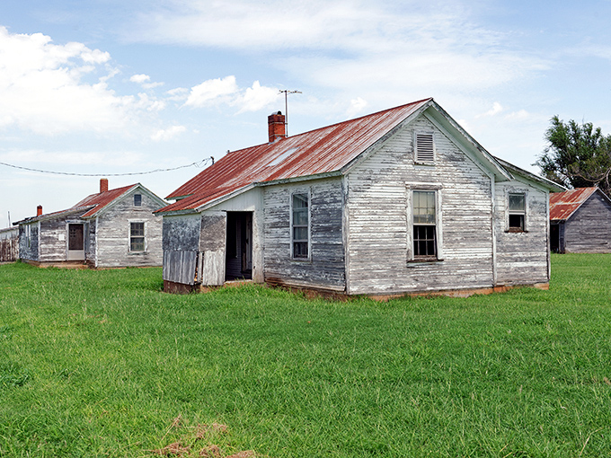 These weathered wooden structures housed soldiers who faced harsh frontier conditions with nothing but wool uniforms and grit. My weather app complaints suddenly seem trivial.