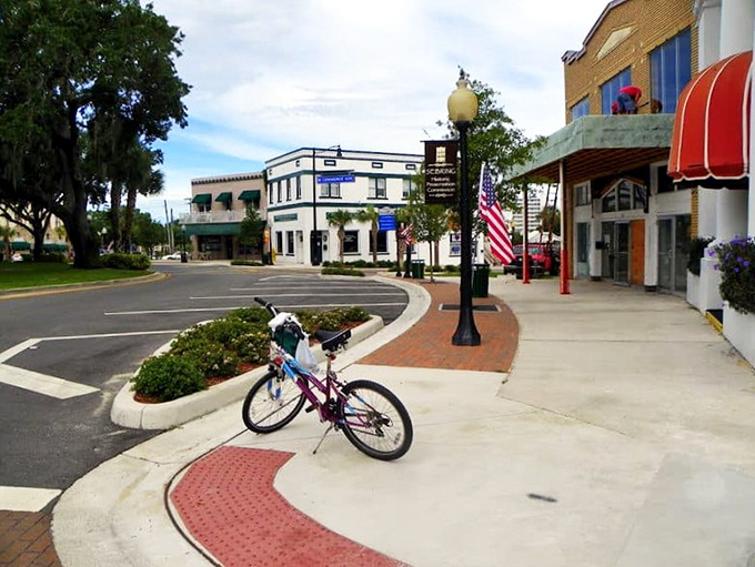 Brick-paved sidewalks and American flags give downtown Sebring that Norman Rockwell vibe &ndash; if Rockwell had painted palm trees and year-round sunshine.