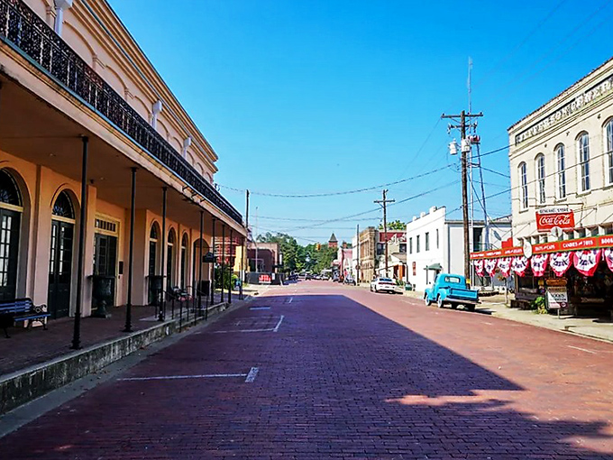 Jefferson's empty streets don't mean there's nothing happening&mdash;they're just taking a brief intermission between acts of historical significance and tourist-charming.